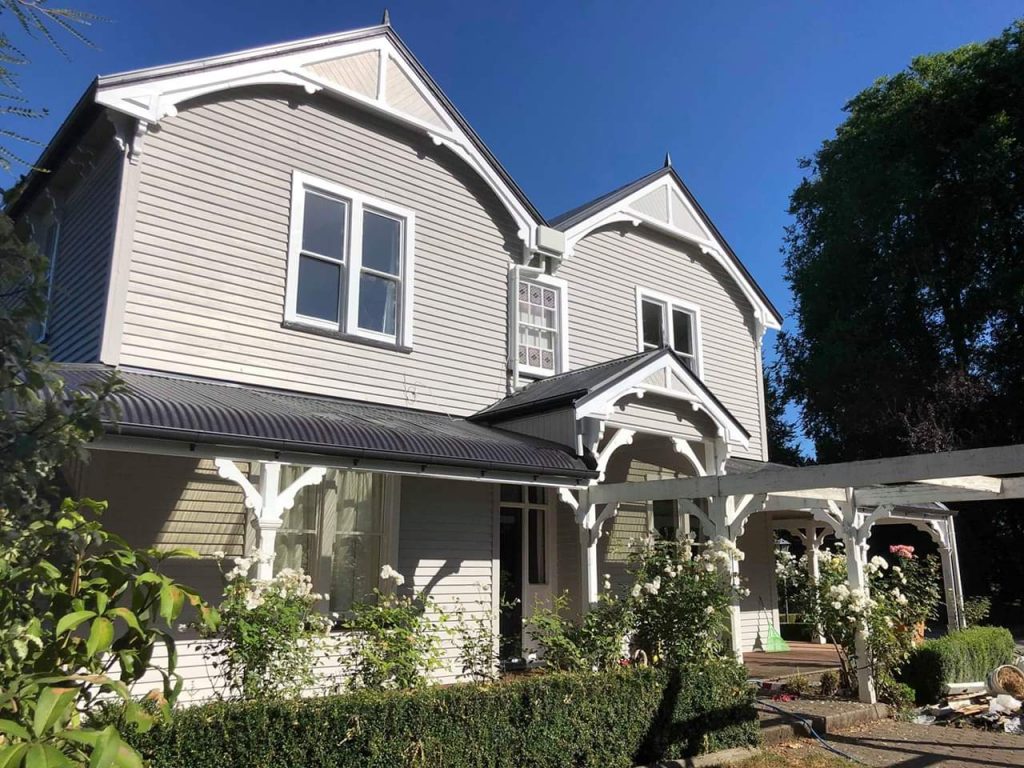 Large homestead - Roofline Canterbury